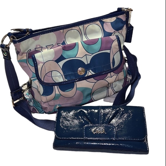 Coach | Bags | 3841385 Coach Yra Daisy Scarf Nylon Signature Crossbody ...